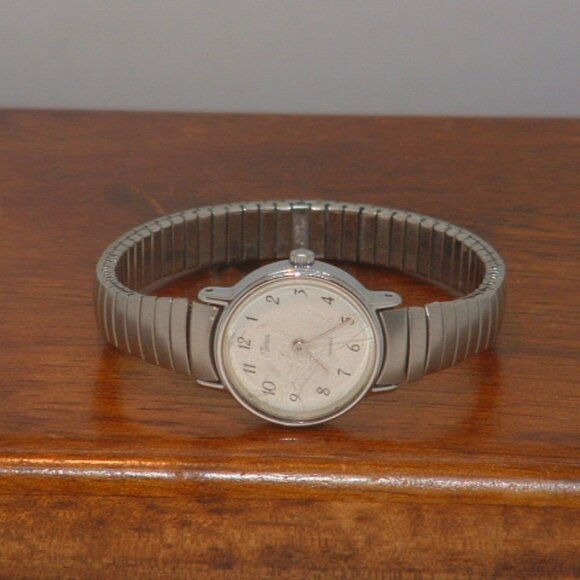 Timex | Accessories | Preowned Womens Vintage Timex Stretch Band Analog ...